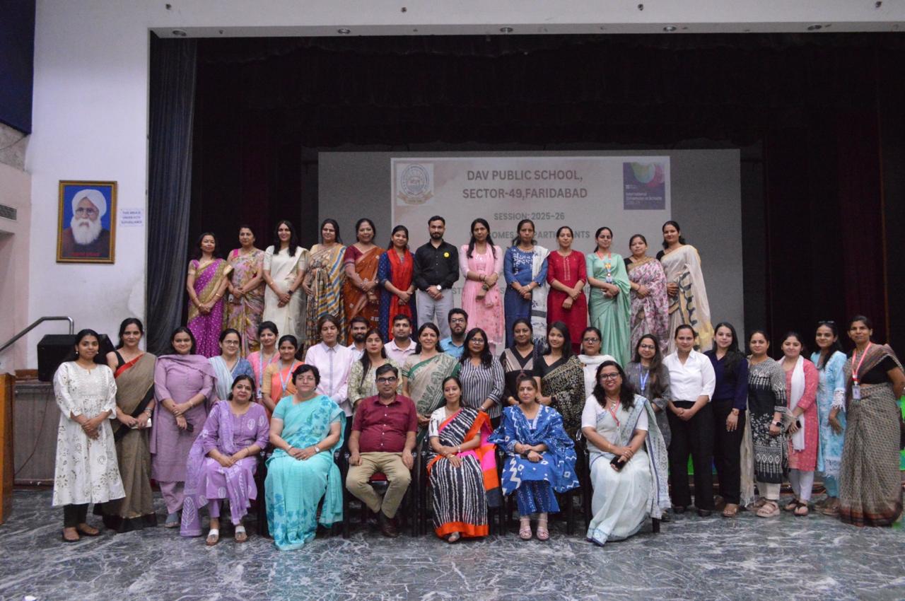 DAV Sec-49 Hosts STEM DLD Workshop for Secondary Science Teachers