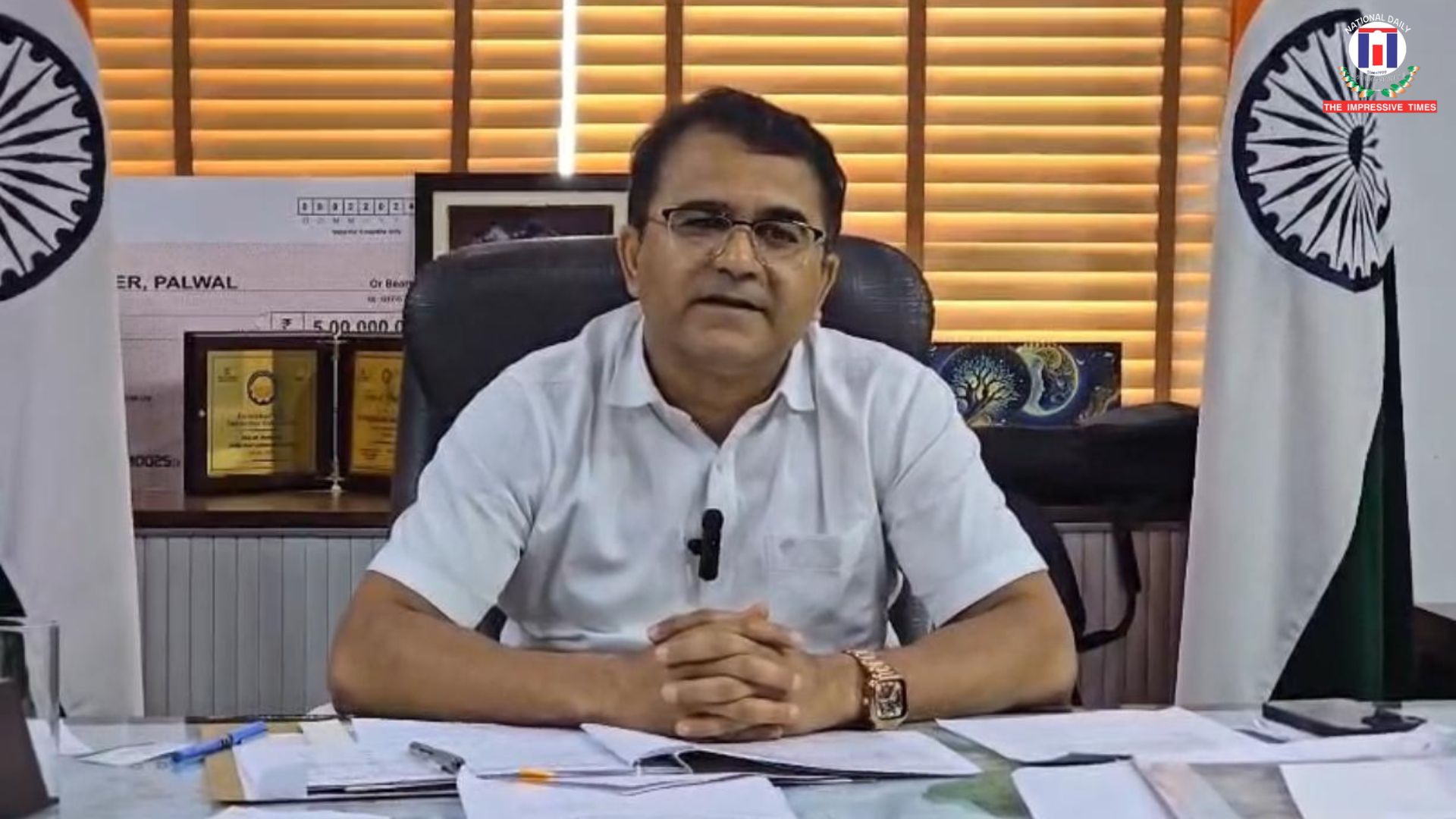 Ashutosh Gowariker Congratulates Shah Rukh Khan on National Award Win ...