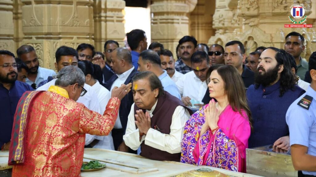 Mukesh Ambani, Family Offer Prayers at Somnath Temple as Reliance ...